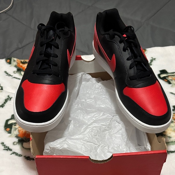 Nike | Shoes | Nike Mens Black And Red Sneakers | Poshmark